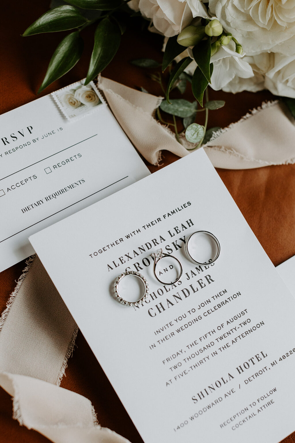 Modern City Wedding at Shinola Hotel - lydiacharles.com